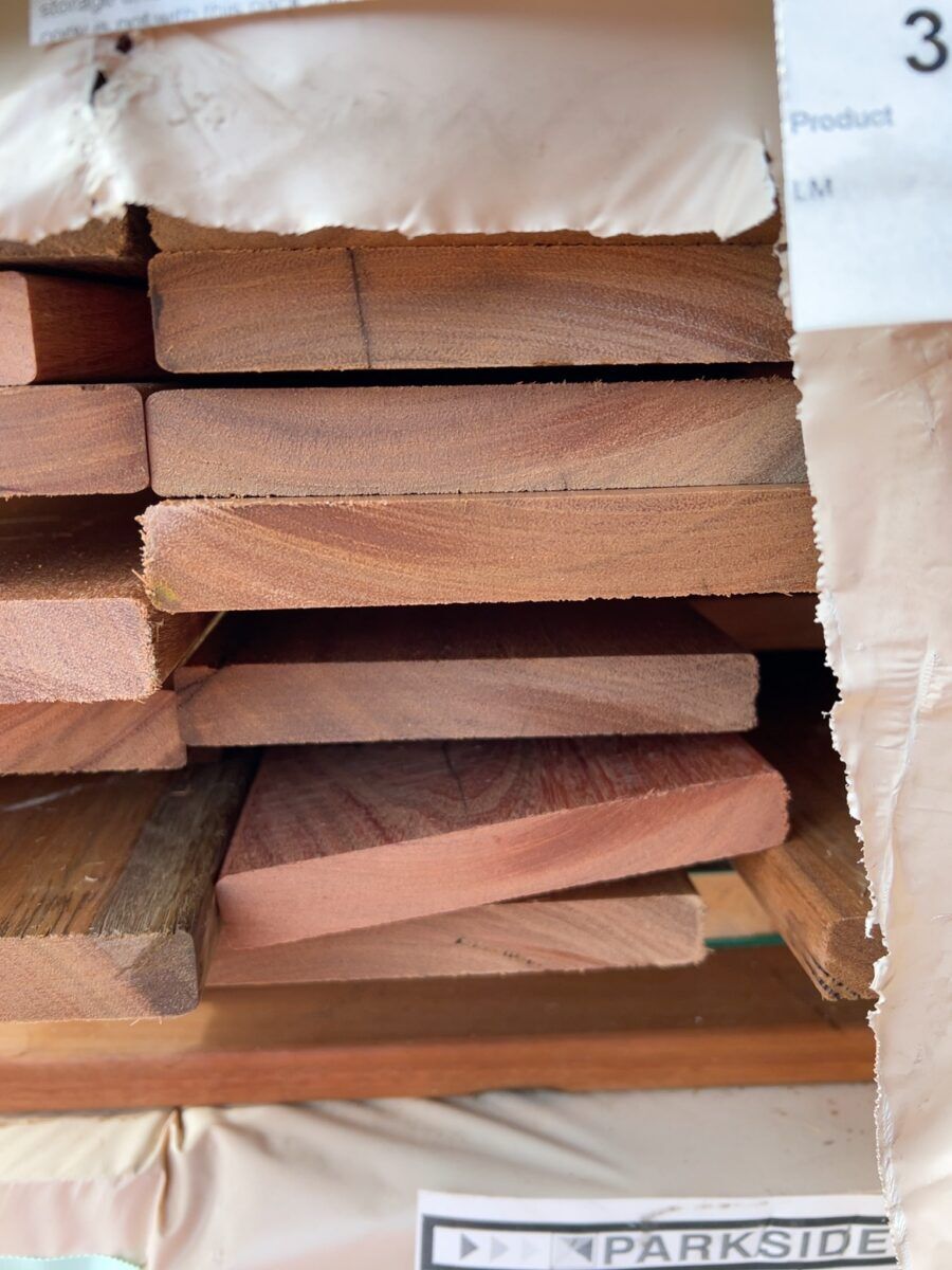 135X19 SPOTTED GUM FEATURE GRADE DECKING- (PACK CONSISTS OF RANDOM ...