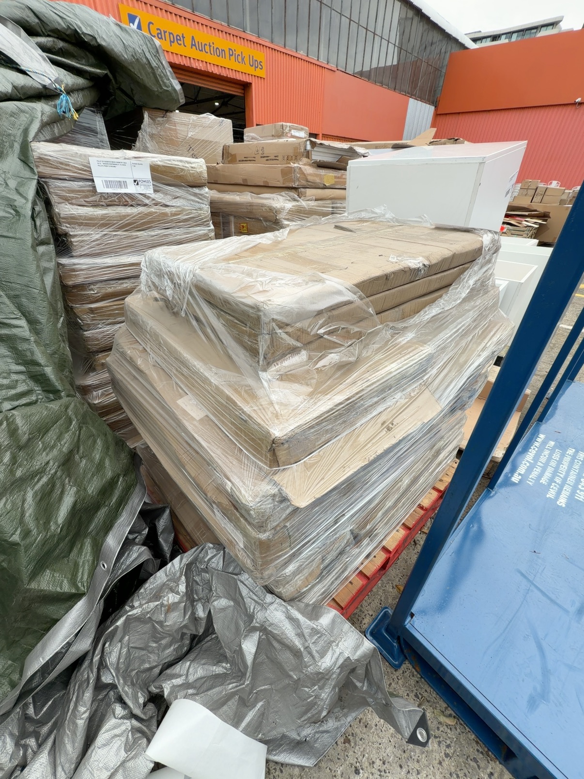 PALLET OF ASSORTED MIXED CABINETRY SOLD AS IS, **BIDDERS RESPONSIBILITY ...