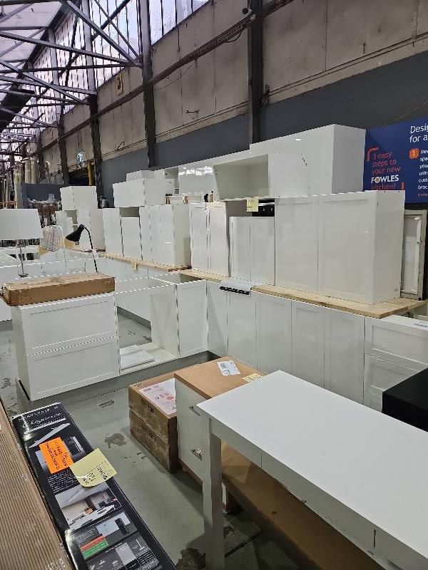 NEW L SHAPE KITCHEN IN MATT WHITE SHAKER PROFILE, 2 PAC MATTE WHITE ...